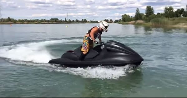 Jet Ski customizando com motor de uma Hayabusa