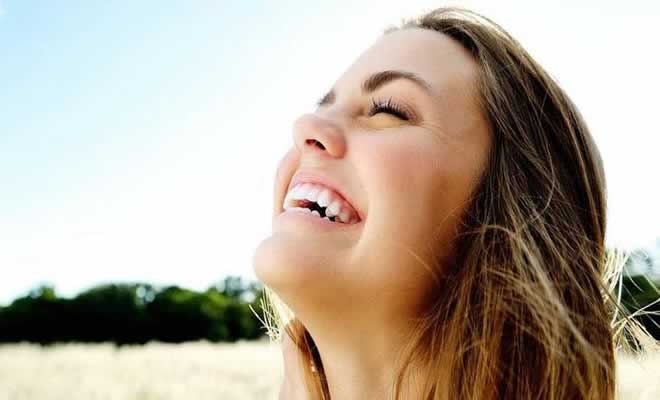 327 melhores legendas e frases para fotos sorrindo 2023 - Tediado 327 melhores legendas e frases para fotos sorrindo 2023 - Tediado
