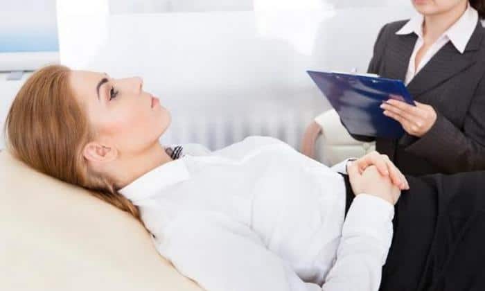 8 fatos que você não sabia sobre hipnose - Tediado