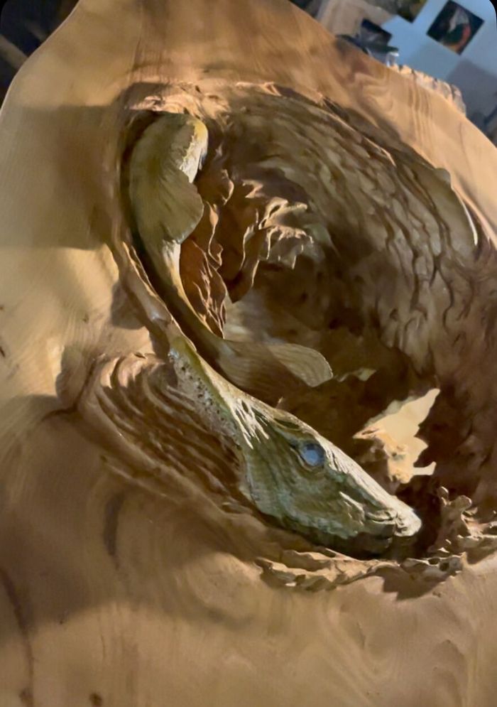 Scott Dow: O artista que transforma troncos em obras-primas com uma ...